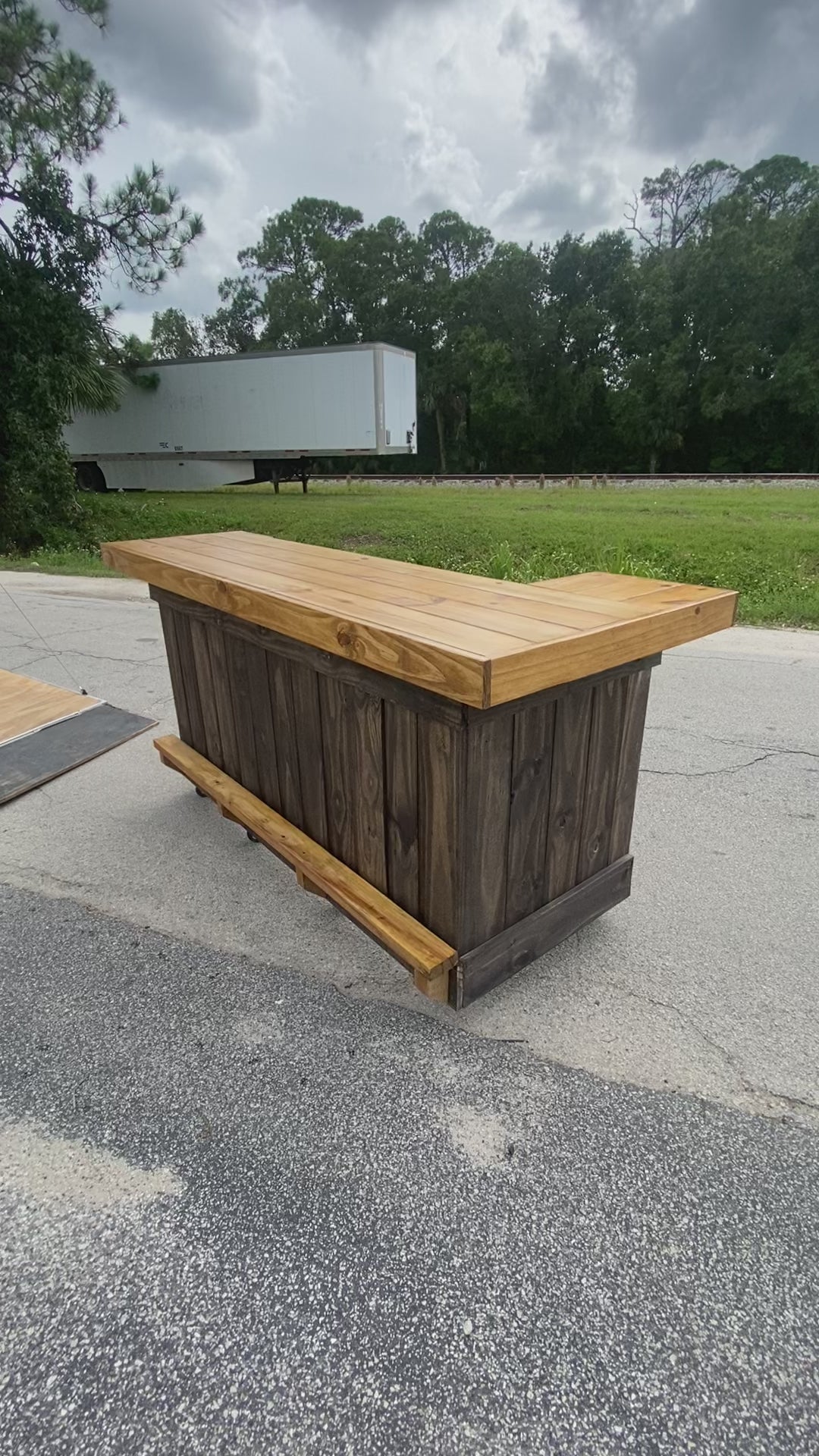 7FT L-Shaped Outdoor Serving Bar | Custom Tiki Bar Design – Nicks Tiki Bars